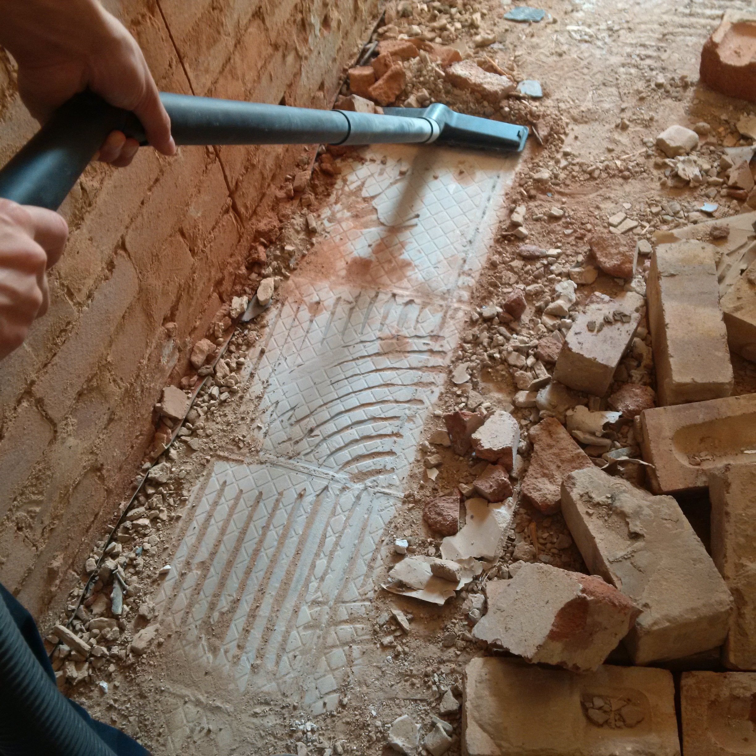 V-TUF.co.uk - V-TUF MIGHTY XL HSV - 37L M-Class 240v Industrial Dust Extraction Vacuum Cleaner ...